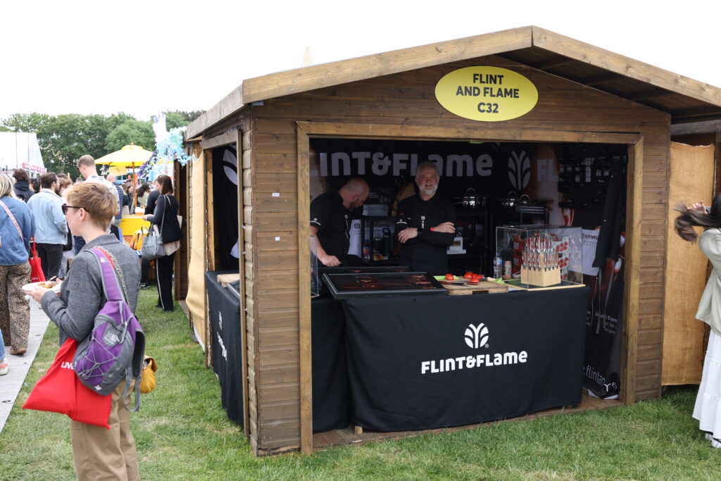 Wooden Retail Chalets – Corner chalet - Eventmen